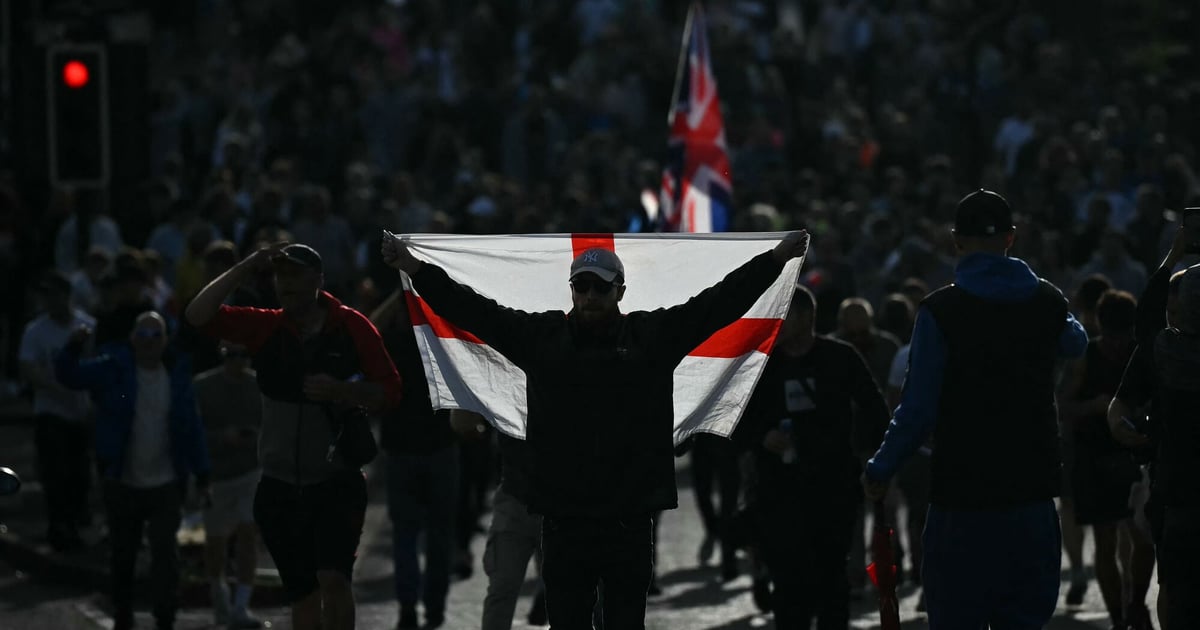 Protesty i zamieszki w Anglii po zabójstwie Henry'ego Nowaka